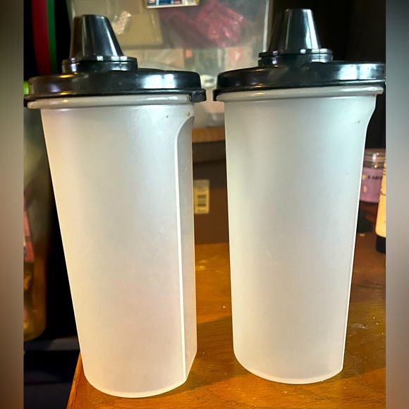 Tupperware | Kitchen | Modular Mates Round 3 With Dripless Pour Seal ...